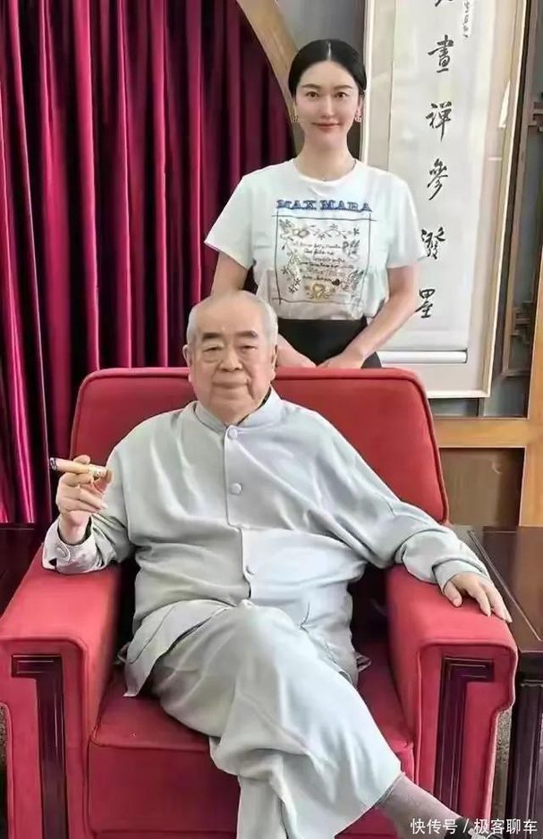 87岁范曾传嫩妻搬空字画！ 女儿证“失联”超1月 - 人物新闻 - 温哥华天空 - Vansky