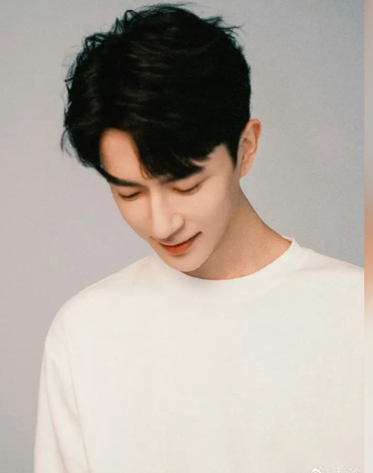 于朦胧骤逝20天 微博无预警被登入 - 娱乐新闻 - 温哥华天空 - Vansky